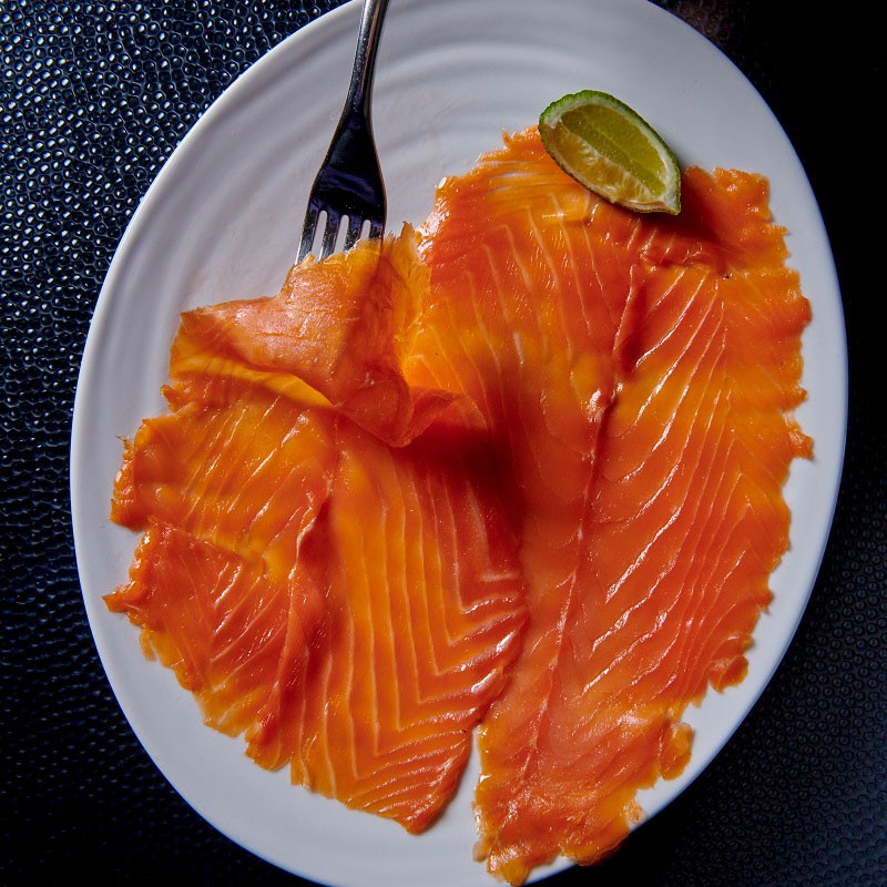 Saumon fumé tranché main (2/4 tranches) - La Maison Nordique